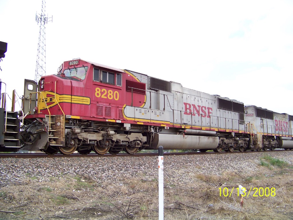 BNSF SD75I 8280